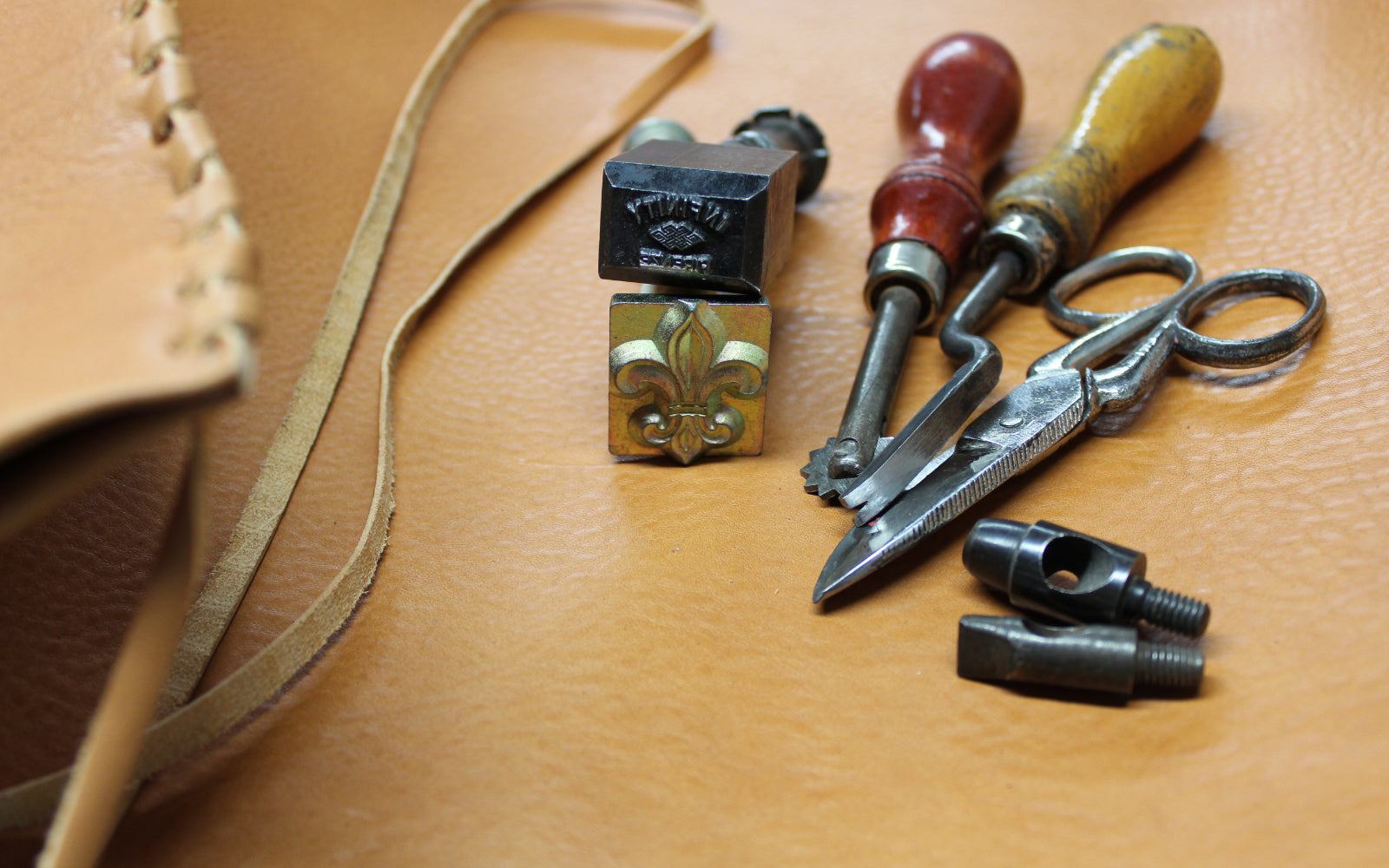 Infinity Firenze - Handmade Fine Italian Leather Goods